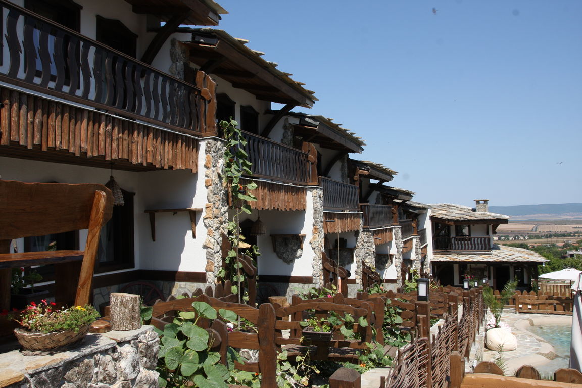 Комплекс Старите къщи - село Медово, Община Поморие