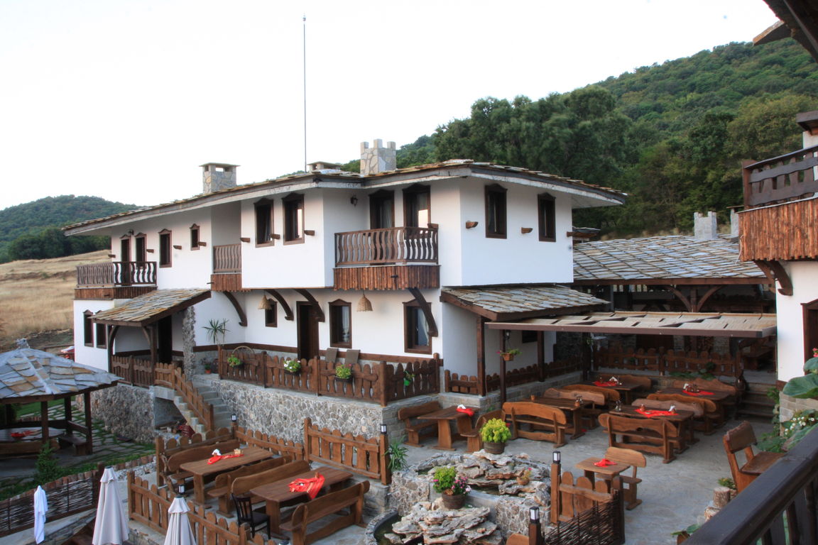 Комплекс Старите къщи - село Медово, Община Поморие