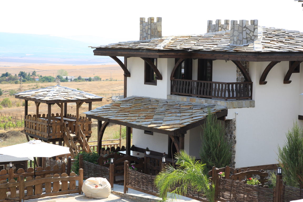 Комплекс Старите къщи - село Медово, Община Поморие