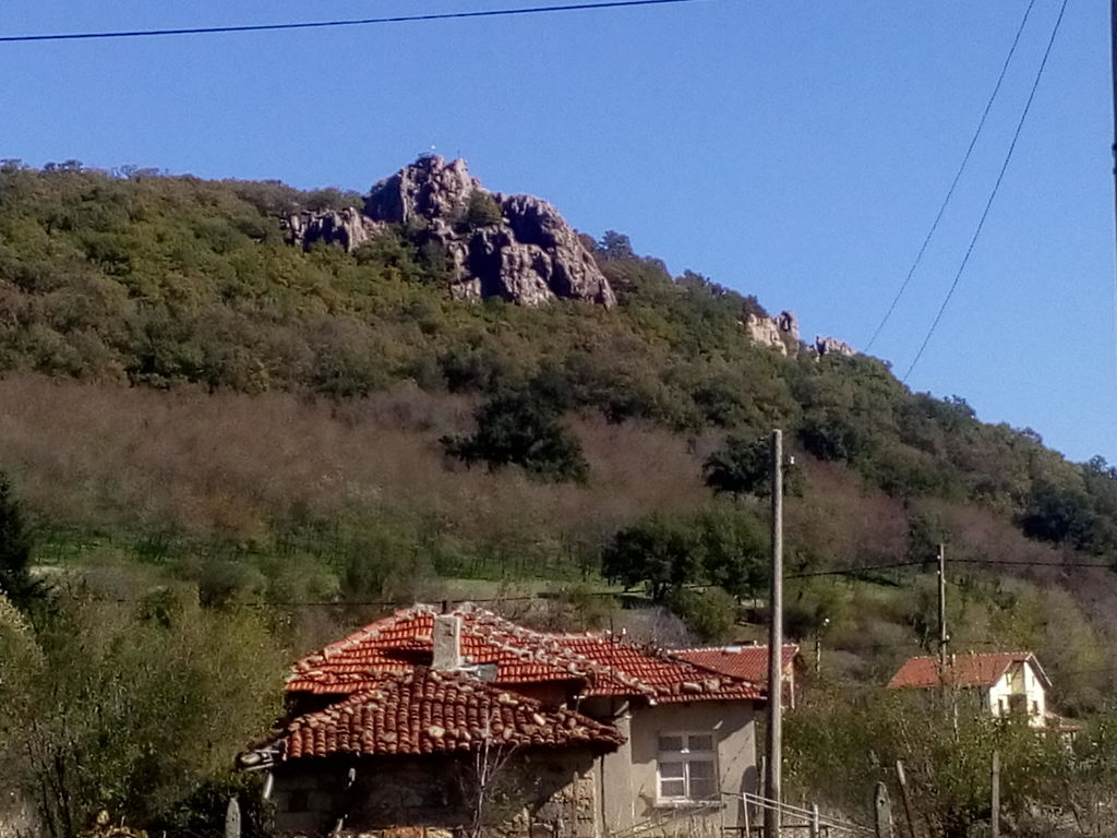 Стаи за гости Костадиновци - село Брястово, Община Минерални бани